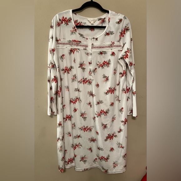 Laura Ashley | Intimates & Sleepwear | Laura Ashley White And Red ...